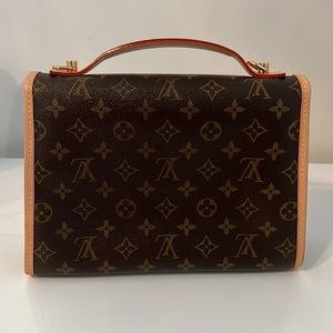 Louis Vuitton | Bags | Like New Condition Its A Discontinued Lv Bel Air ...